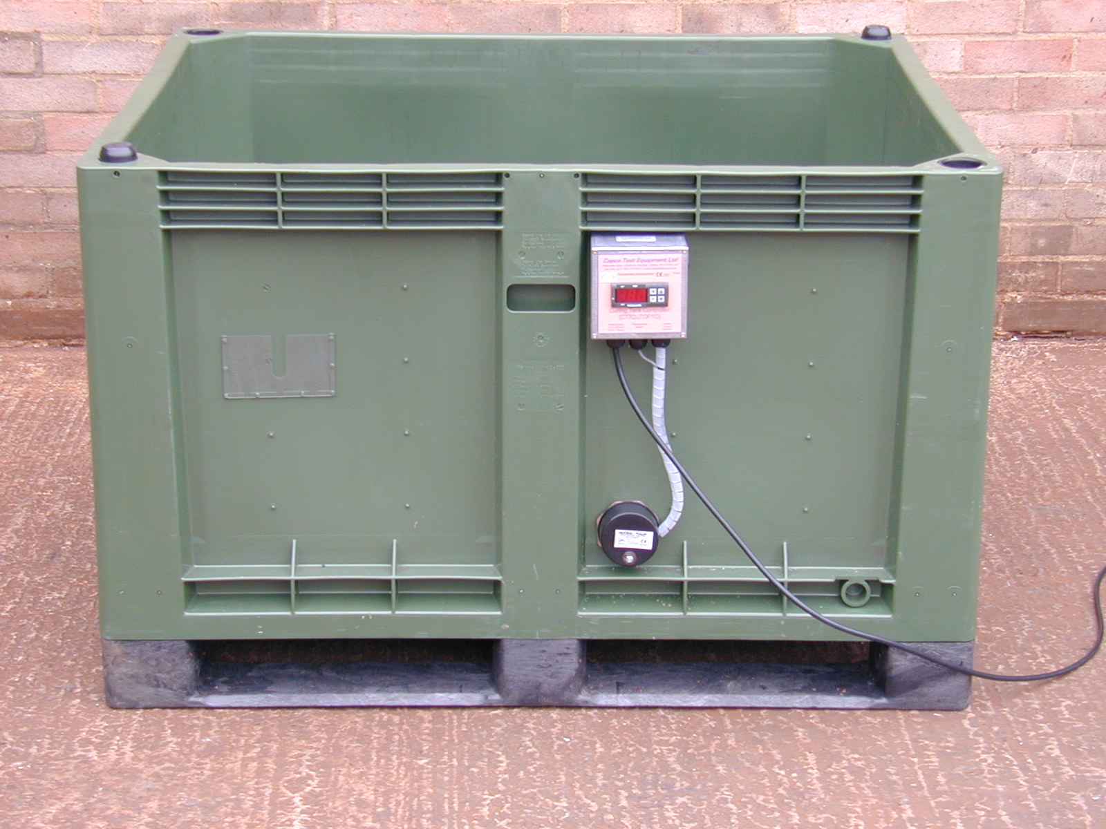 CURING TANK LARGE POLYETHYLENE 110/240V 120x100x77cm (900lt) - Capco ...